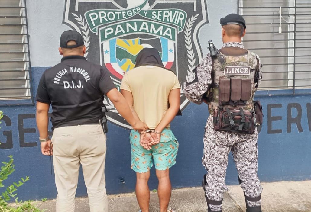 POLICÍA APREHENDE A UN HOMBRE CON DOS DENUNCIAS DE VIOLACIÓN Y UNA DE ... POLICÍA APREHENDE A UN HOMBRE CON DOS DENUNCIAS DE VIOLACIÓN Y UNA DE ...